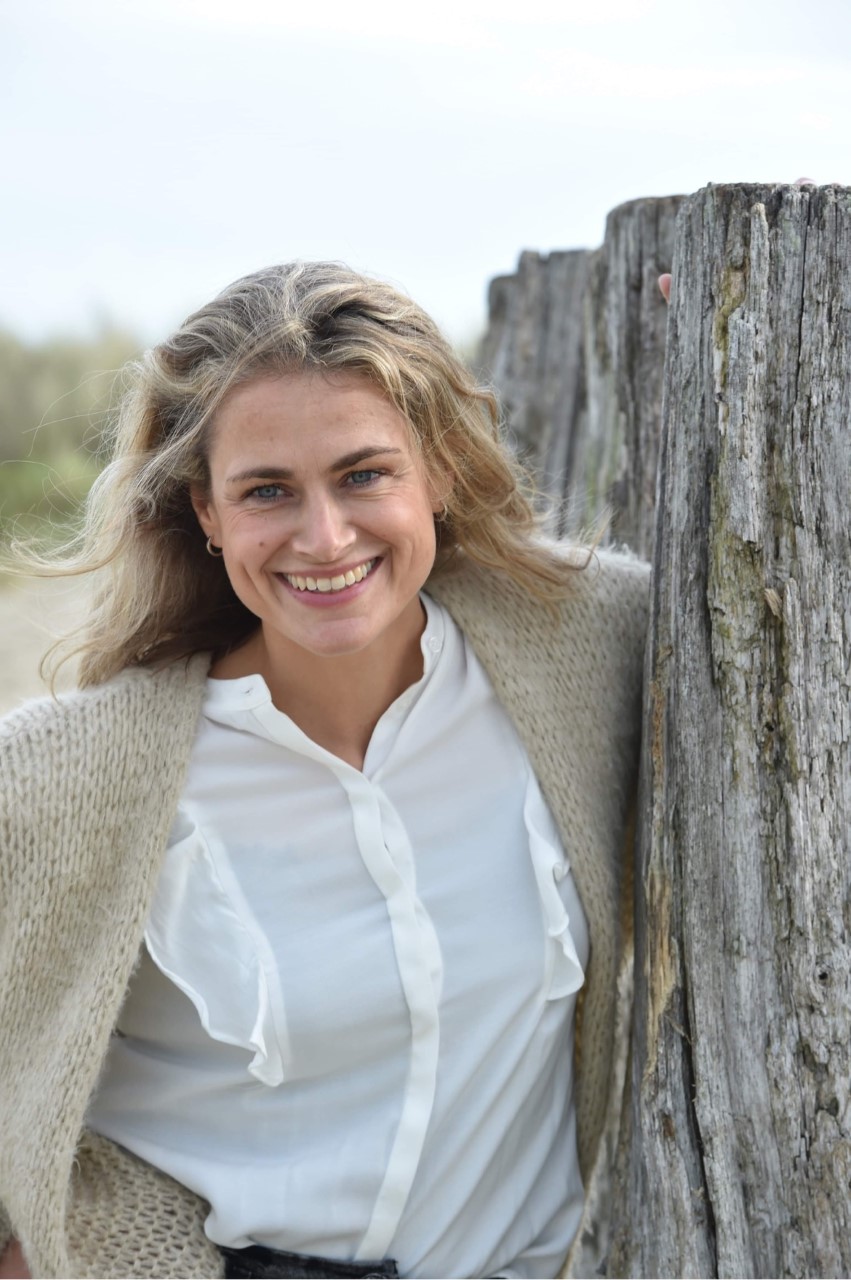 Lisette Lievense — Ontmoet Elza